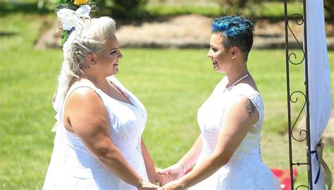 2 Couples Tie The Knot In Australias 1st Same Sex Weddings Fox 59