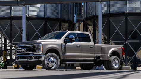 La Serie F 250 Y F 350 Super Duty De Ford Recibe Un Nuevo Rostro Y Más