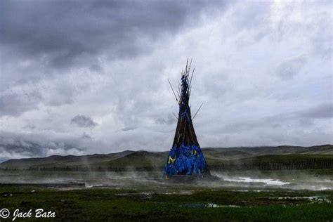 Tuvshintugs Цагаан сүмийн рашаан үе мөч мэдрэлийн өвчнийг анагаана Архангай аймгийн Хотонт