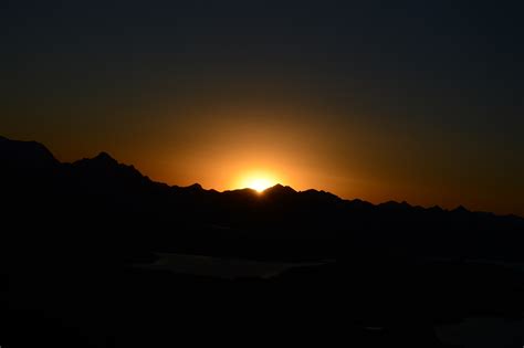 무료 이미지 수평선 하늘 태양 해돋이 일몰 햇빛 아침 새벽 분위기 황혼 저녁 잔광 산악 지형 3008x2000 73904 무료 이미지