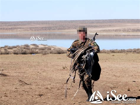 Цэргийн албанаас оргосон хугацаат цэргийн алба хаагчийг айлд нуугдаж