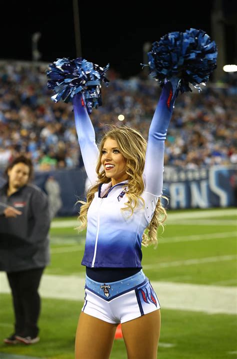 Nfl Regular Season Week 13 The Tennessee Titans Cheerleaders Ultimate Cheerleaders