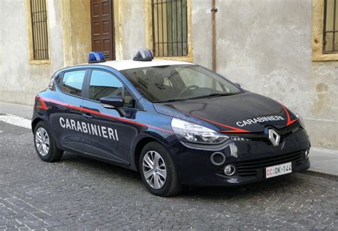 Tragedia A Caivano Bimba Di 5 Anni Precipita Dal Balcone Era Sola In