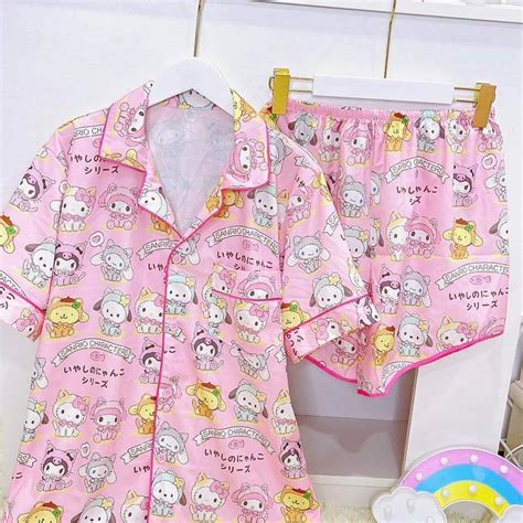 ขายส่งเสื้อผ้าราคา 50 บาท กางเกงยีนมือ 2 ตัวละ 50 บาท