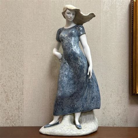 Порцелянова статуетка Lladro «середовищеноморський бриз — ціна 13000 грн у каталозі Статуетки