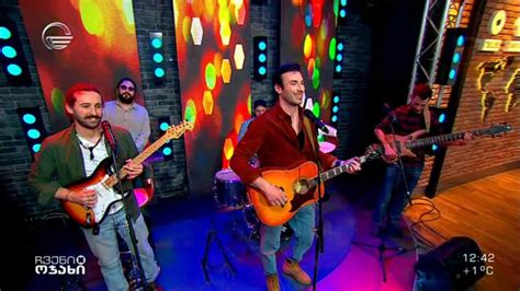 ანდრია გველესიანი ბენდთან ერთად „ჩვენს ოჯახში“ შესრულებული შესანიშნავი სიმღერა Youtube