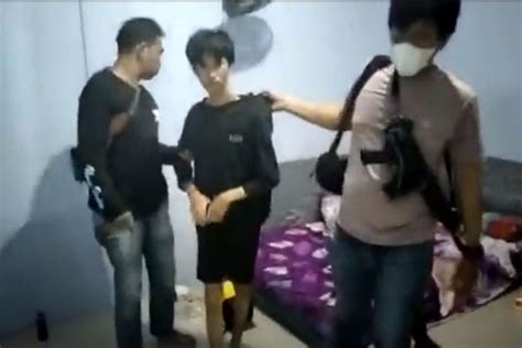 Sindo Hi Lite Mahasiswi Cantik Histeris Payudaranya Diremas Mahasiswa Cabul
