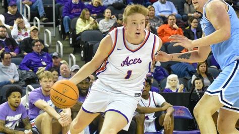 Aces Fall To Sycamores In Home Finale University Of Evansville Athletics