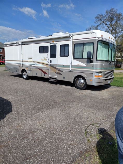 2000 Used Fleetwood Fleetwood Bounder Class A In Coshocton Oh