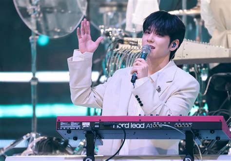 이제 안 울면 서운할 지경…데이식스 원필→영케이 결국 눈물 뚝뚝