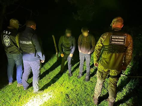 На Закарпатті правоохоронці перекрили черговий канал втечі призовників за кордон Закарпаття 24