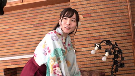 Graduation Memorial Photo Beautiful Hakama Figure And Beautiful Memories Destroyed By Seeding