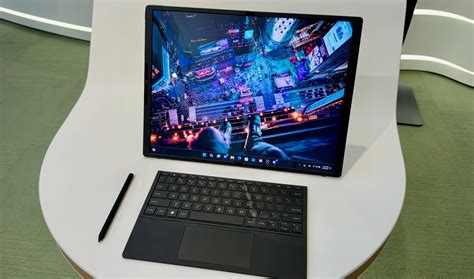 We Take A Hands On Look At The HP Spectre Foldable PC And The HP Envy