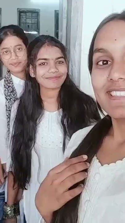 कॉलेज मे है इस 😵😳😧 लड़की के सबसे लम्बे बाल सफेद शूट वाली को Dekhiye😱😱 Youtube