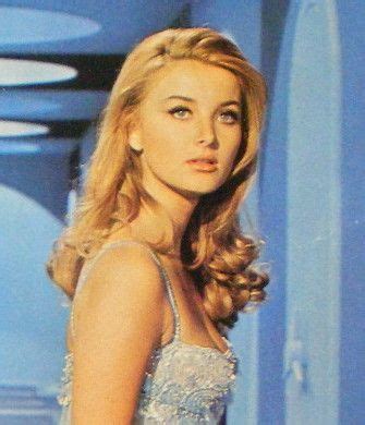 70s Epoca Barbara Bouchet Vintage Hairstyles Hair Inspiration