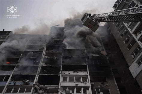 Внаслідок ракетної атаки в Києві загинули 4 особи