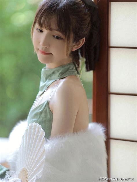 甜系女孩，穿网纱旗袍裙手拿圆扇，这也太仙了吧 搜狐大视野 搜狐新闻