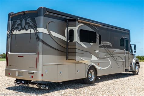 2017 Dynamax Corp Dynaquest Xl 37rb Bath And 12 Luxury Diesel Super C W 450hp King Wd