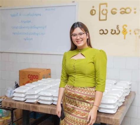 ငွေမှုံရတီရဲ့ မွေးနေ့အလှူ အဖြစ် စံပြဆေးရုံမှာအစားသောက်များလှူဒါန်း