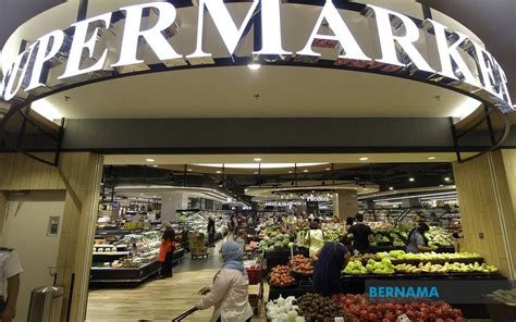 Ismail Sabri Urges Supermarkets Not To Make Own Law