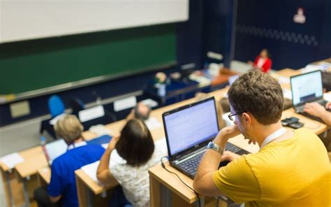 L Intelligence Artificielle Fléau ou Plaie de l informatique du futur