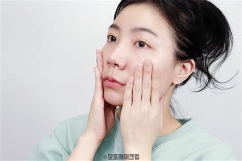 아침 눈붓기 빼기 얼굴 눈 붓기 빨리 빼는법 쿨링스틱 페이스쿨러 마사지기 네이버 블로그