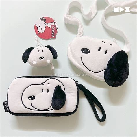 피너츠정품뱃지증정 스누피 찰리브라운 필통 크로스백 모찌인형 에이블리