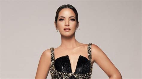 Intip Pemotretan Terbaru Nia Ramadhani Tampil Seksi Dan Elegan