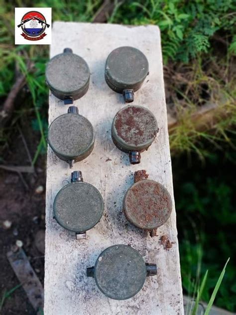 ဒီးမော့ဆိုမြို့ ကယားလီးဖူး နှစ်ခြင်းဘုရားကျောင်းရှေ့တွင် စစ်ကောင်စီတပ်များ ထောင်ခဲ့သော နင်းမိုင