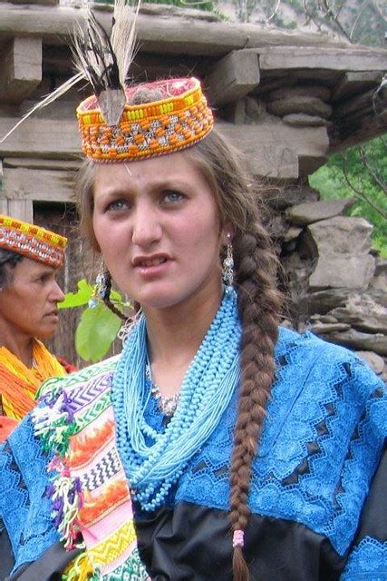 Noosran Bibi Beautiful Kalash Girl In Joshi Fastivel Beau Flickr