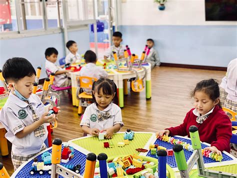 การเล่นสื่อเลโก้ สำหรับเด็กปฐมวัย เพื่อช่วยส่งเสริมให้เด็กมีพัฒนาการด้านต่างๆ เช่น พัฒนาการ