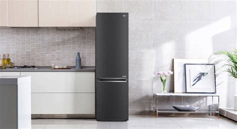 LG представила новейшую модель холодильника с нижней морозильной ...