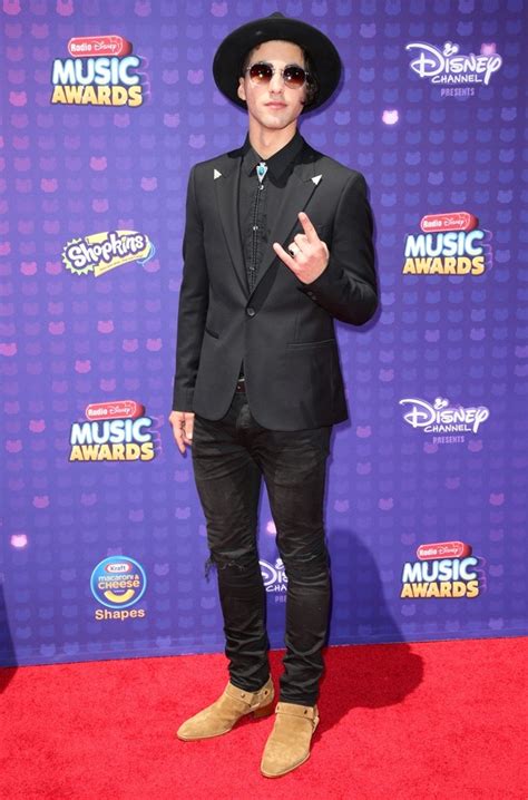Hudson Thames Picture 1 2016 Radio Disney Music Awards Arrivals