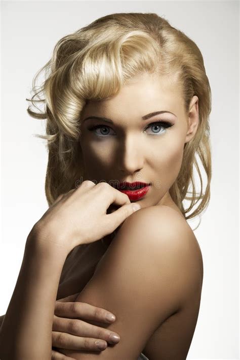 Seducitve Blonde Lady Stock Image Image Of Lady Fifties 30364057