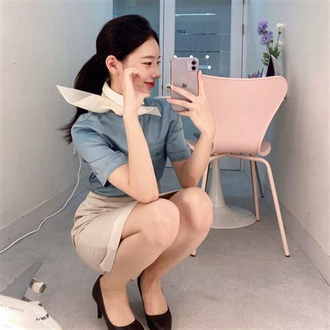 에어에 있는 ë³ì ë°님의 핀 2022 패션 여자들 항공 승무원