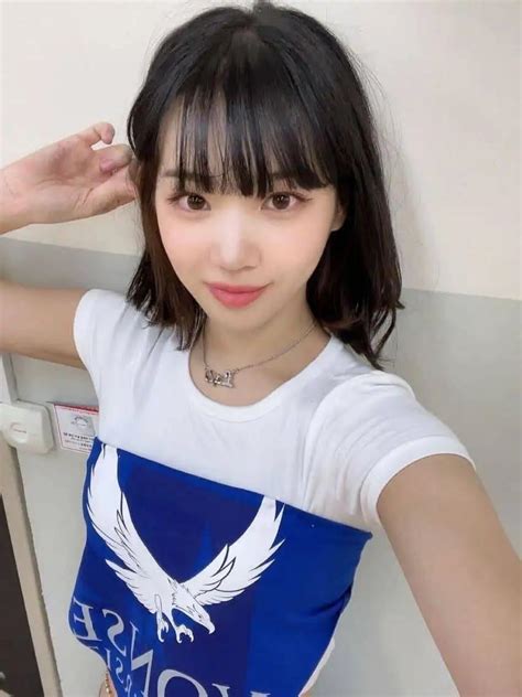 4세대 걸그룹 비주얼 멤버 촬스의 이슈와 유머