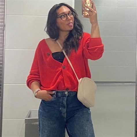 Valeria Valherreraa • Threads Say More