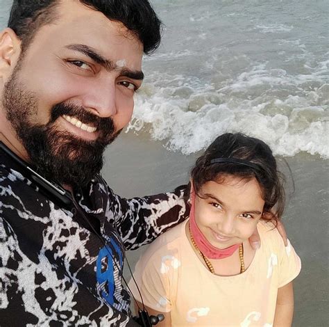 பாரதி கண்ணம்மா சீரியலில் லட்சுமி கதாபாத்திர சிறுமி யார் தெரியுமா பிரபல சீரியல் நடிகரின் மகளா