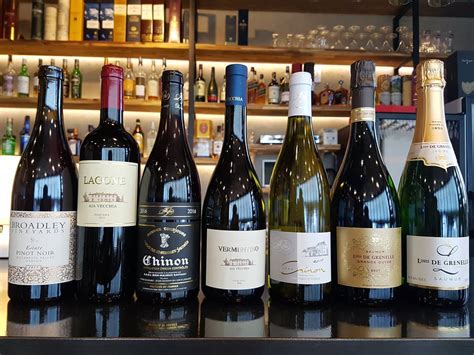 와인펍 끌로 Clos 와인펍끌로 신규와인 새로운 와인들이 도착하기 시작했습니다~😉 1착 와인들은 여름을 맞아 시원하게 드실 수 있는 프랑스 느와르 지역의 스파클링