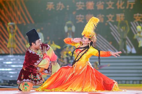 新疆跳舞新疆跳舞图片 伤感说说吧
