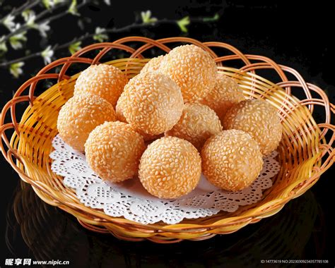 小芝麻球摄影图 传统美食 餐饮美食 摄影图库 昵图网