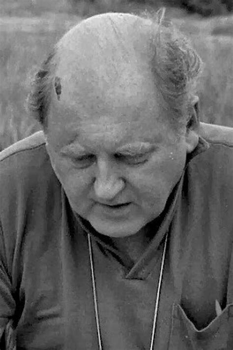 Đạo Diễn John Gilling