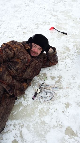 Всем добрый вечер Сегодня Усть Качка залив Качки с 9 00 до 17 00 глубина 10 50 см подо