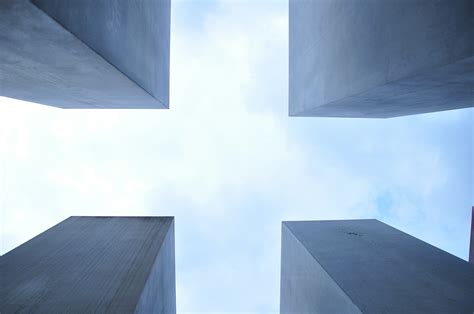 Containerizing Interactive R Markdown Documents
