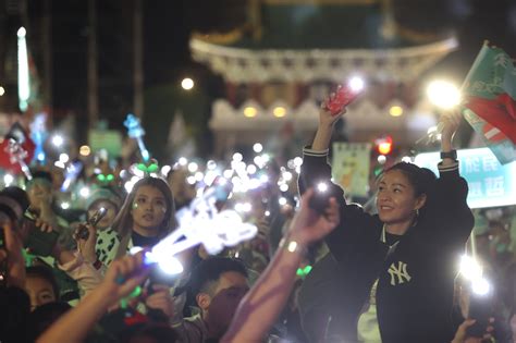 新聞 現場喊出突破30萬人！柯文哲凱道選前之夜人潮塞爆 景福門被支持者包圍 Gossiping板 Disp Bbs