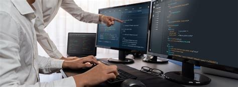 Programador E Ingeniero De Software Que Trabaja En La Empresa De