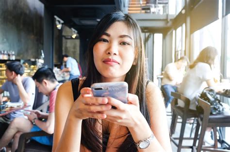 3 Ways To Send Text Messages Over Wifi How Sms Fails Youwritten By Mike Chuin Texting Millions