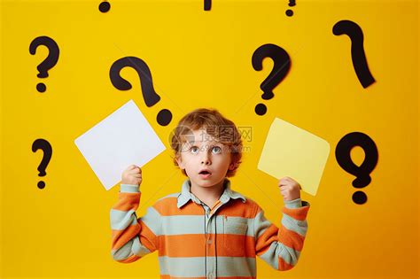 满是疑问的外国男孩高清图片下载 正版图片 摄图网