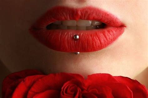 4 Arti Kedutan Di Bibir Kanan Bawah Jadi Pertanda Baik Primbon Jawa