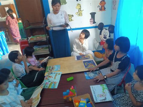 တောင်တွင်းကြီးမြို့နယ်တွင် ပြည်သူ့စာကြည့်တိုက် ကလေးစာဖတ်ခန်းတွင် ကျောင်းသား ကျောင်းသူကလေးငယ်မ